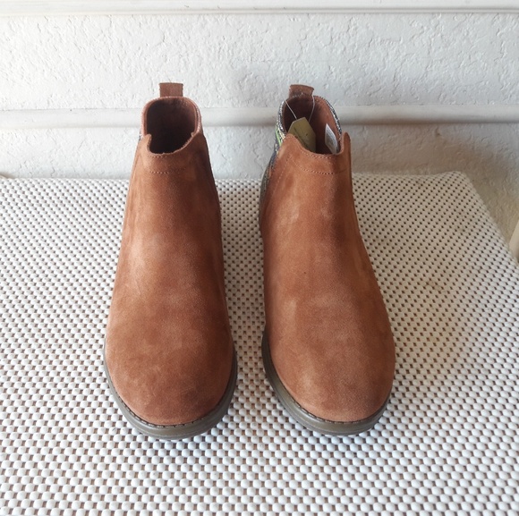Toms | Shoes | Toms Suede Boots | Poshmark